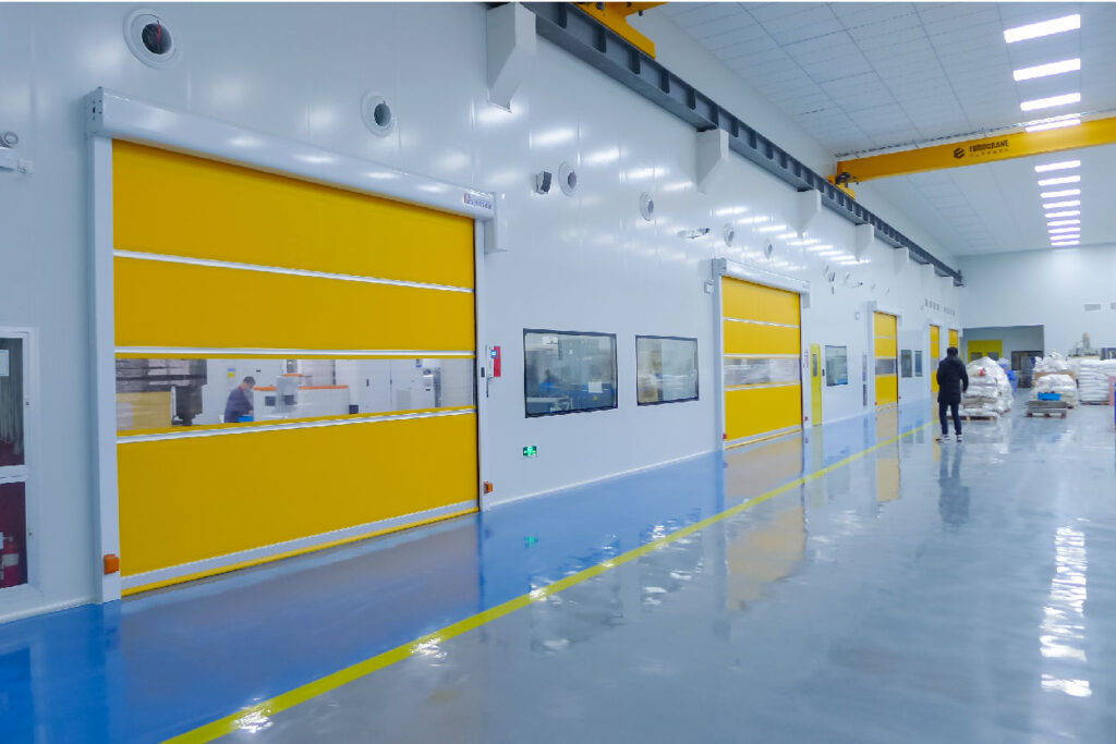 High-speed doors isolate the internal and external environments of food ...